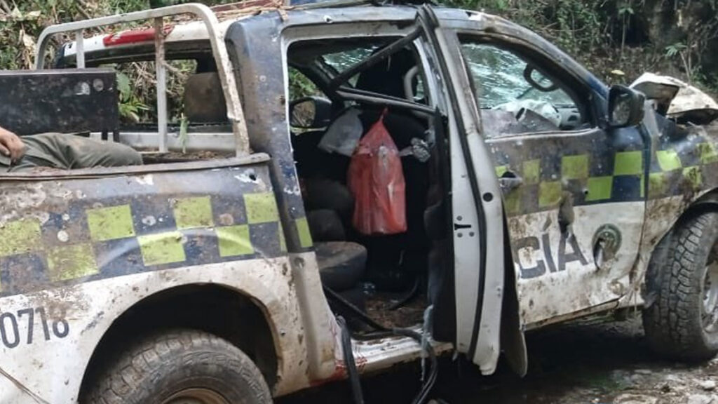 Colombia mourns massacre of 7 police - Colombia News